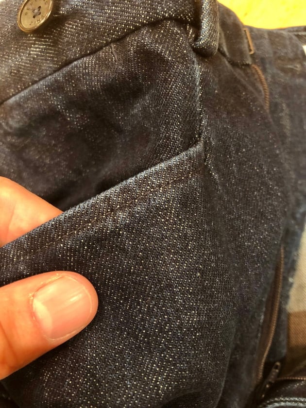 BERNARD ZINS〉季節を問わず履いて頂けるデニムスラックスを BERNARD ZINS〉季節を問わず履いて頂けるデニムスラックスを