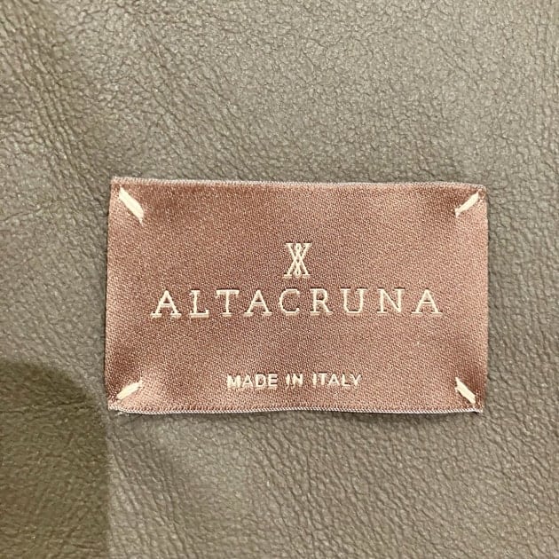 ALTACRUNA〉大人の男性に着て頂きたい圧倒的な存在感のある ALTACRUNA〉大人の男性に着て頂きたい圧倒的な存在感のある